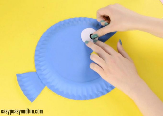 Paper Plate Fish Craft - Rainbow Paper Circles - Easy Peasy and Fun