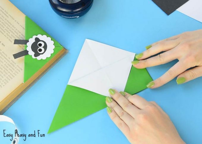 Sheep Corner Bookmark - Origami For Kids - Easy Peasy and Fun