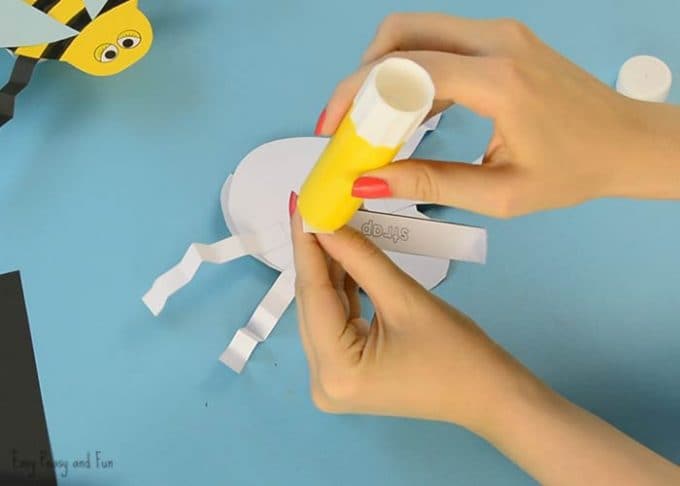 Beetle Paper Hand Puppet Template - Easy Peasy and Fun