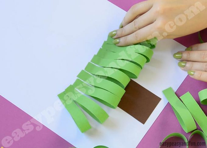 Paper Strips Christmas Tree - Easy Peasy and Fun