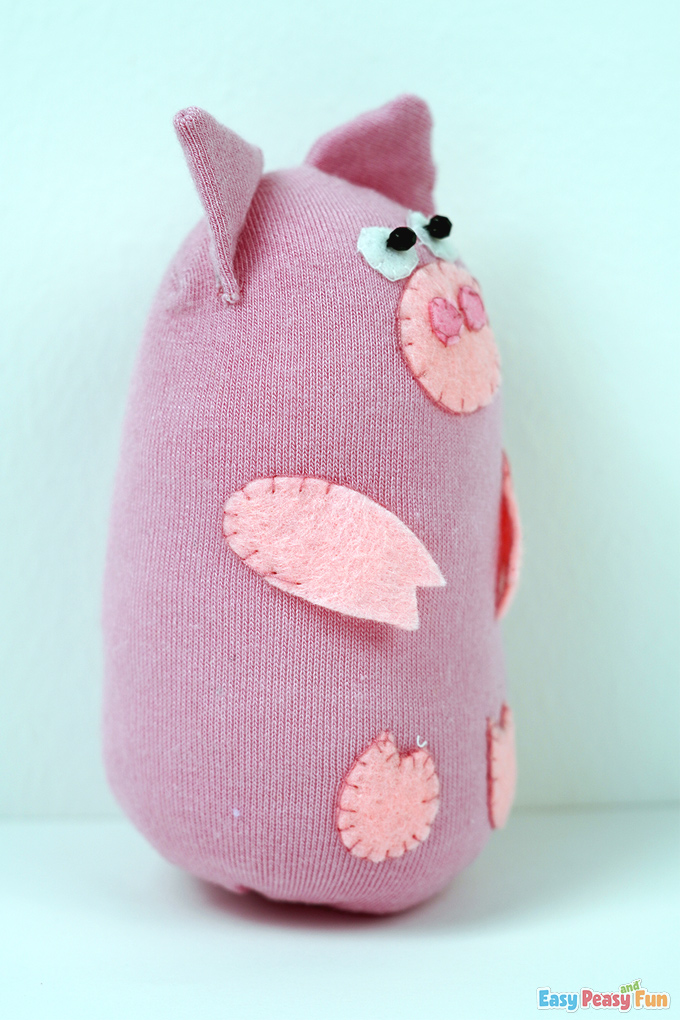 Sock Pig Craft - How to Turn a Sock into a Pig - Easy Peasy and Fun