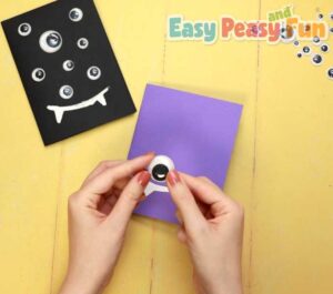 Last Minute DIY Halloween Card with Googly Eyes - Easy Peasy and Fun