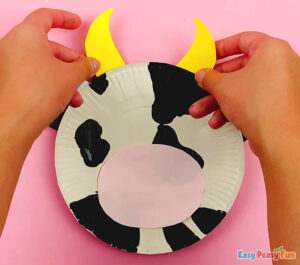 Paper Plate Cow Craft - Easy Peasy and Fun